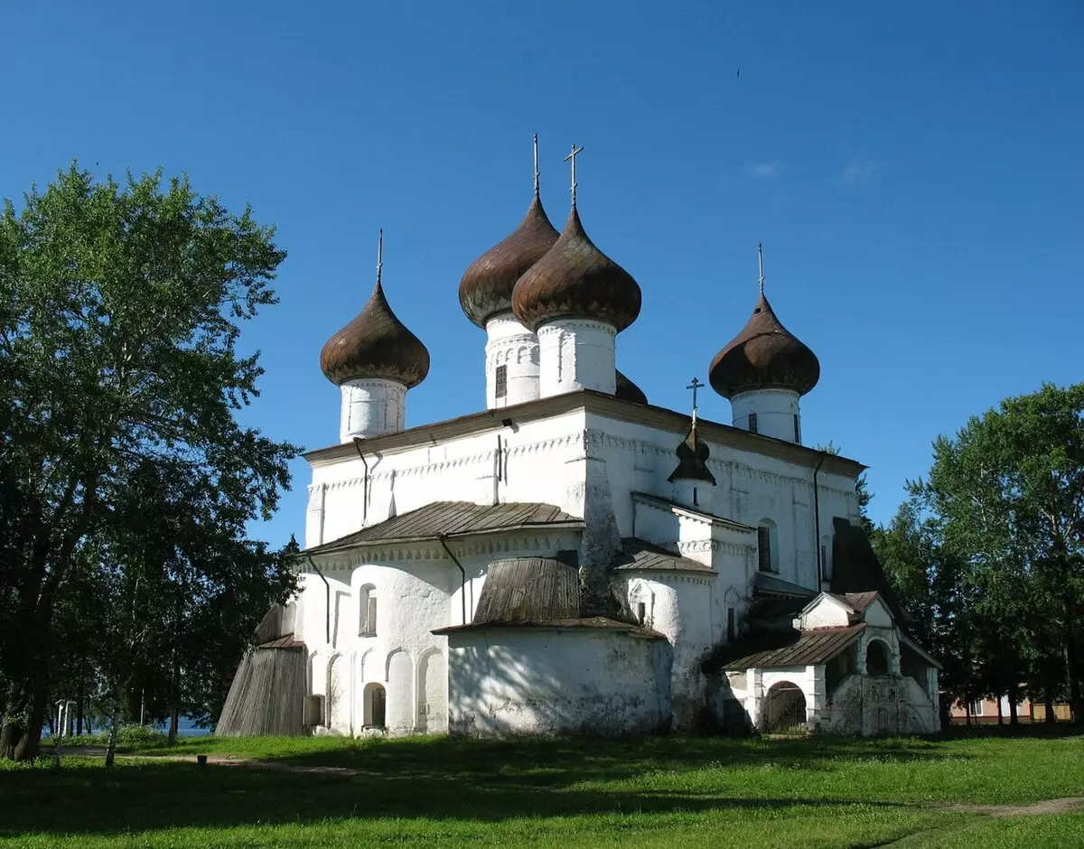 La katedralo de Kristo en Kargopol
