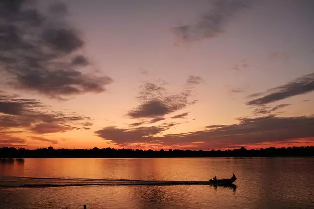 व्होल्गा, आस्ट्रखन प्रदेश वर सूर्यास्त. फोटो: पावेल गिरिन