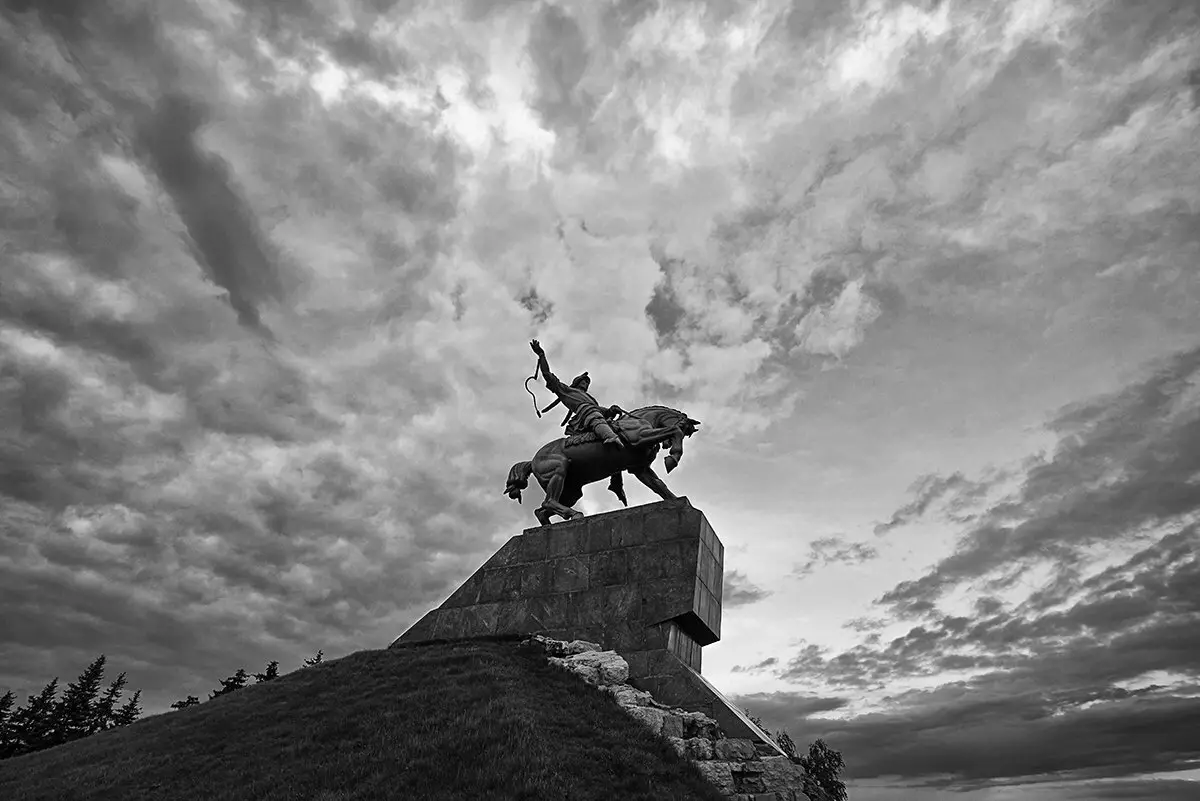 Monument Salavatu Yulaevu.jpg.