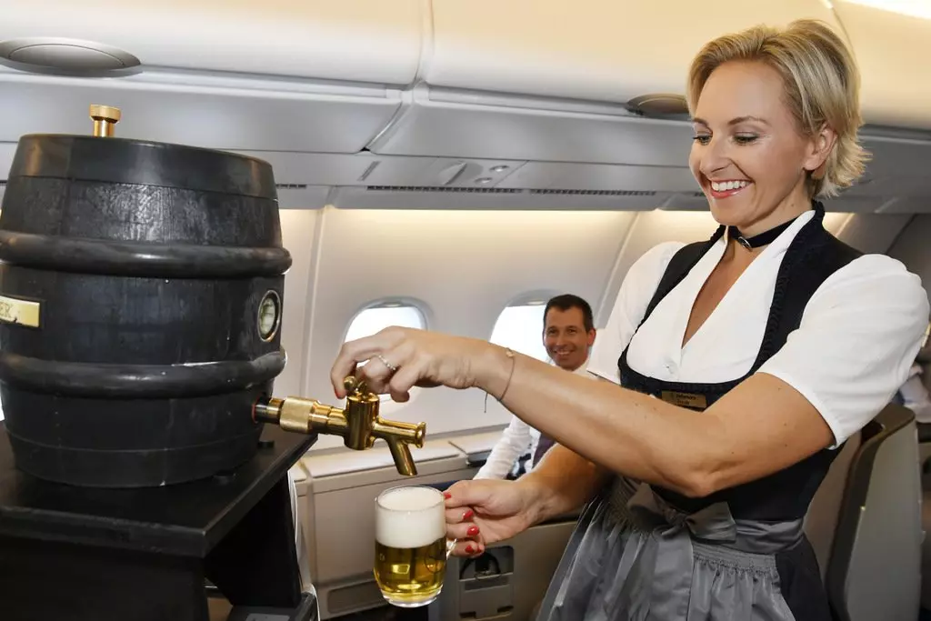 Fakânsje oan board: Hoe Lufthansa taret op Oktoberfest