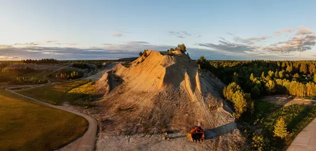 Tranom-bakoka ny shale fitrandrahana ao Ida-Virumaa, Estonia. Photo: Visit Estonia / Flickr.com