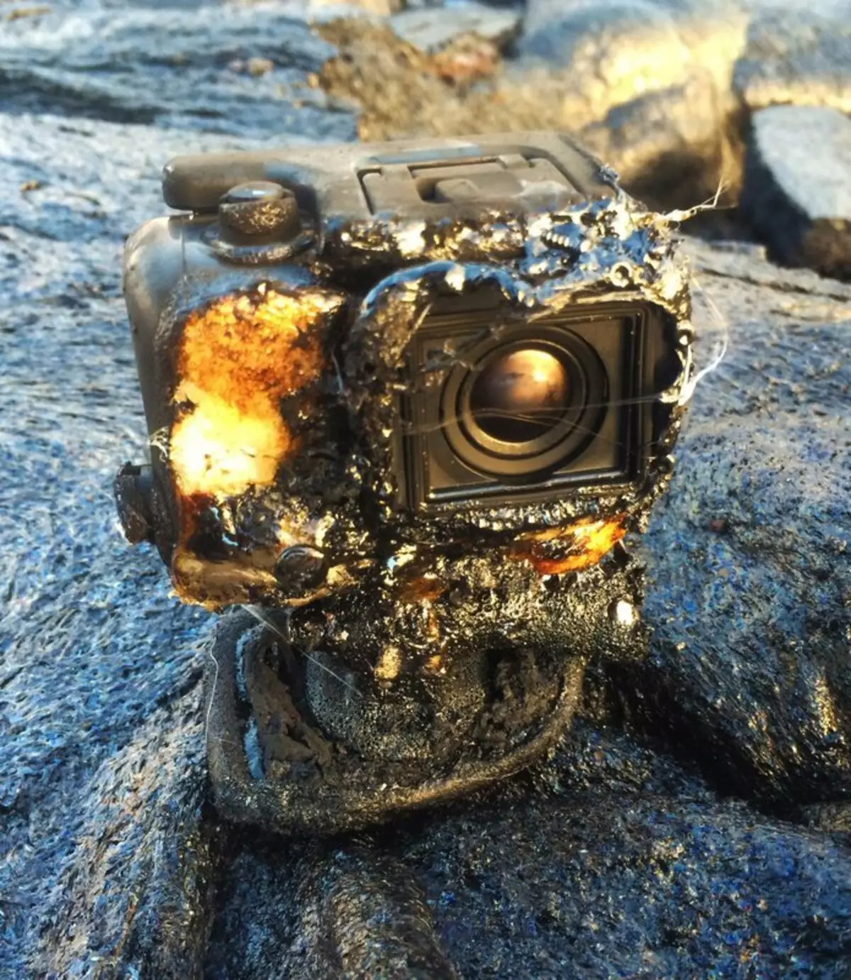 目のゴパロで溶岩で泳ぐ