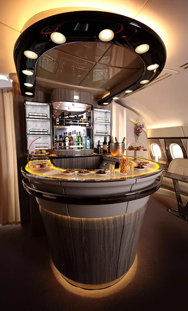 A380_on පුවරුව lounge.jpg.