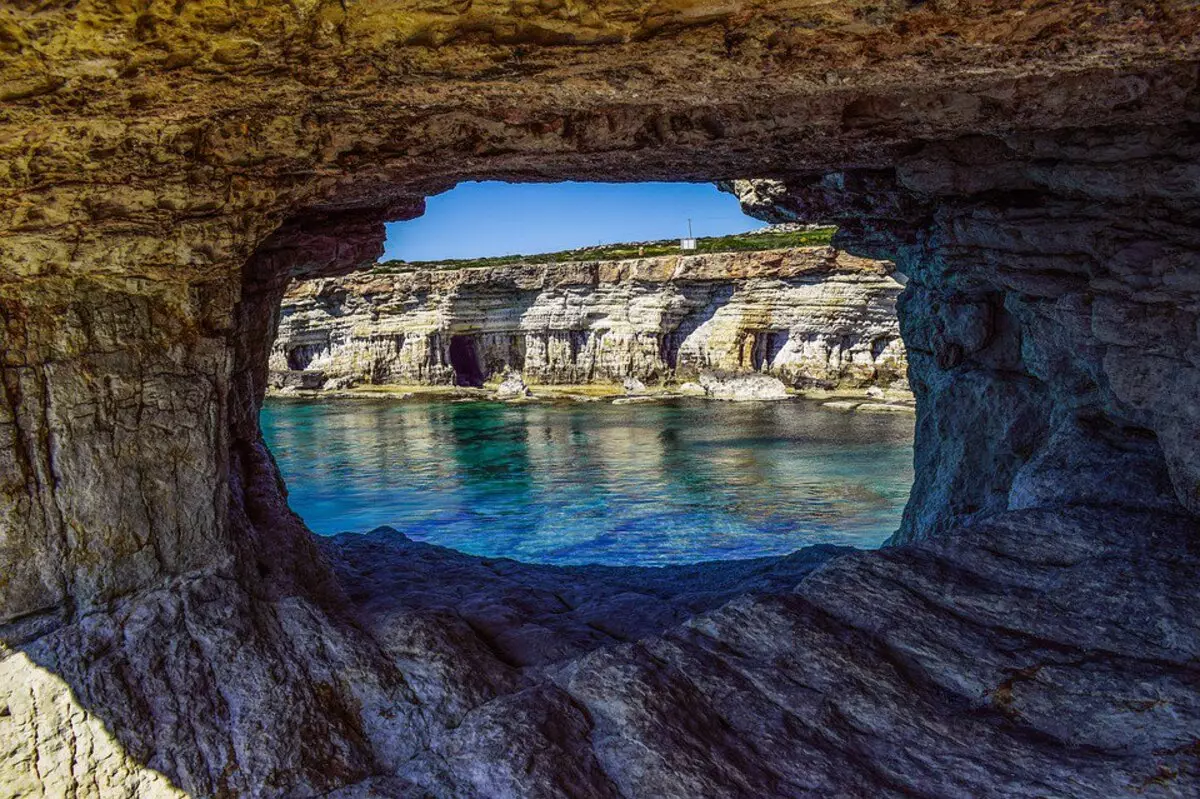 Cypr, jaskinia. Pixabay.