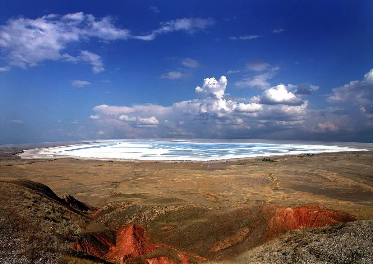 Lake baskunchak.jpg.