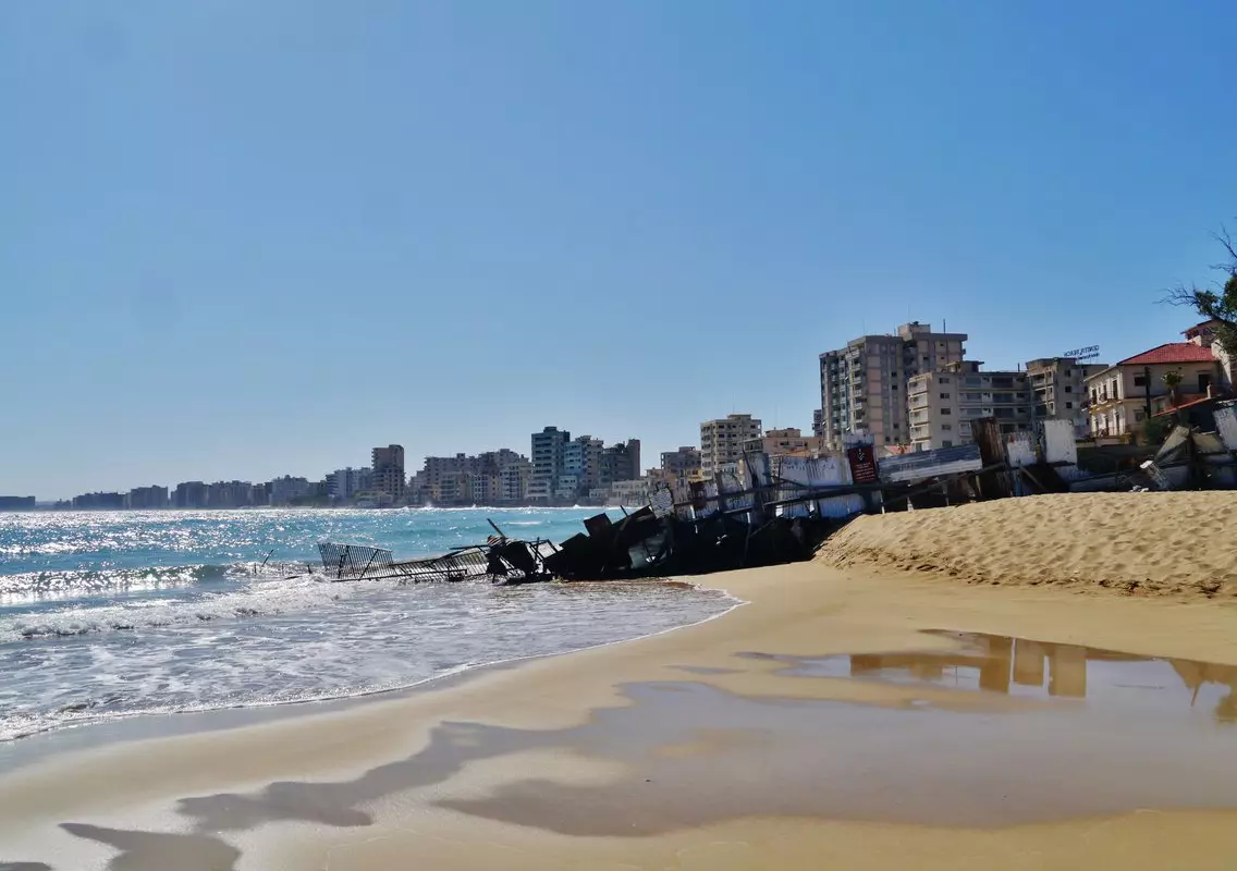 Sa hilagang Cyprus, planuhin ang ibalik ang "ghost resort". Siya ay inabandona mula pa noong 1974.