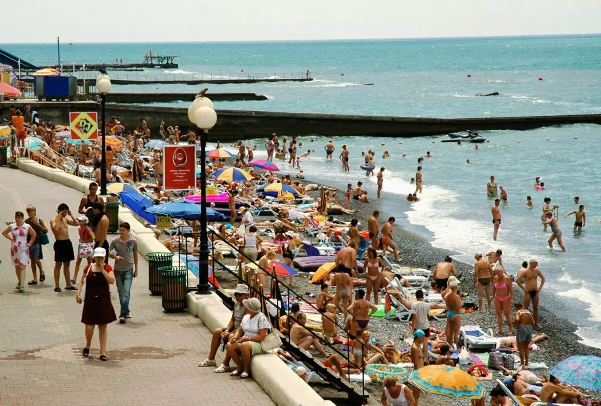 En Sochi, planea llevar todos los edificios cerrando el mar desde los terraplenes.