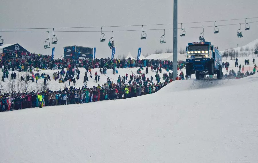 Tlholisano ea li-snowboard e qubu e ncha