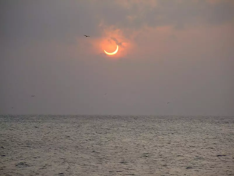 Les résidents de la terre verront la dernière éclipse solaire cette année