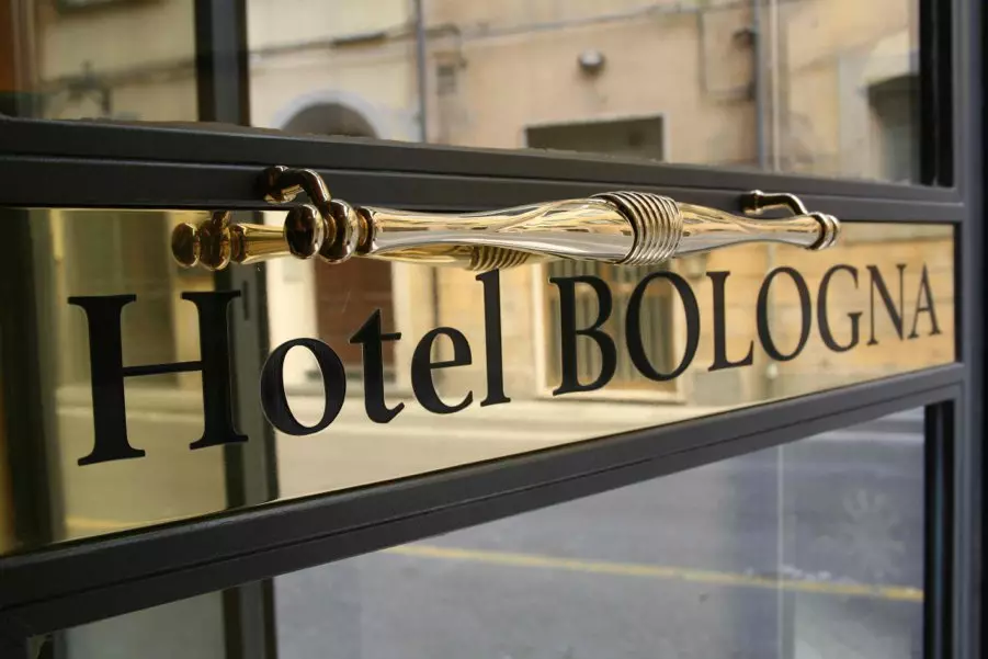 Bologna Hotel Bologna pral fè rès nan PISA konfòtab ak inoubliyab.