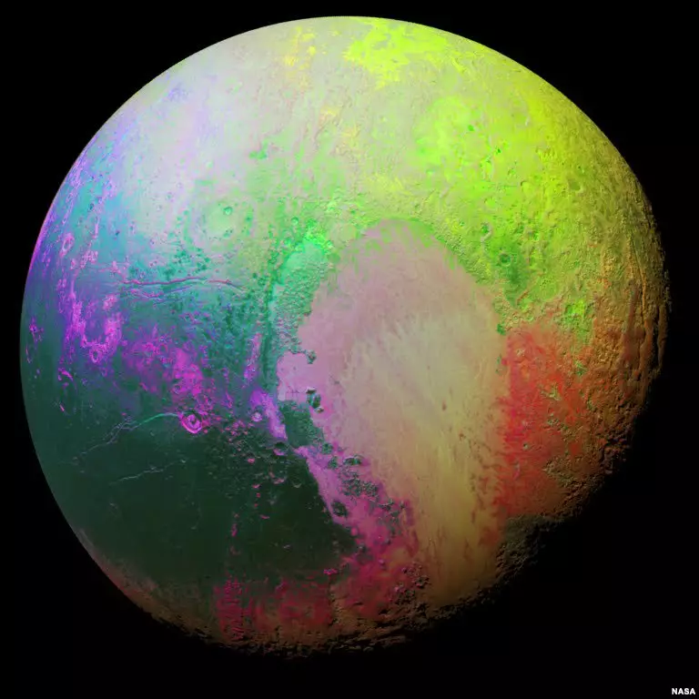 Видео: Наса нарисува Плутон, като го постави