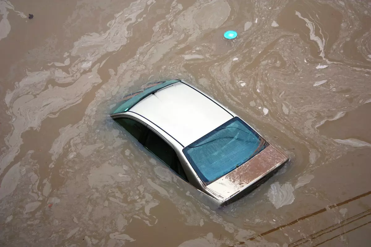 Soçi evakuasiya insanlar sel səbəbiylə