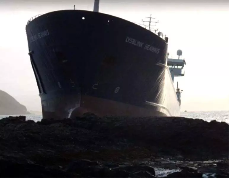 Pelayar Rusia yang mabuk terhempas ke pantai di atas kapal kargo kering
