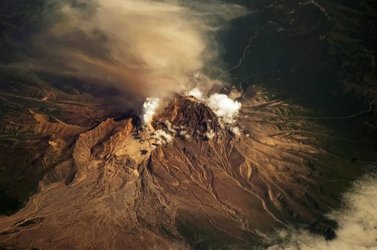 Volcano shiveluch dị njikere