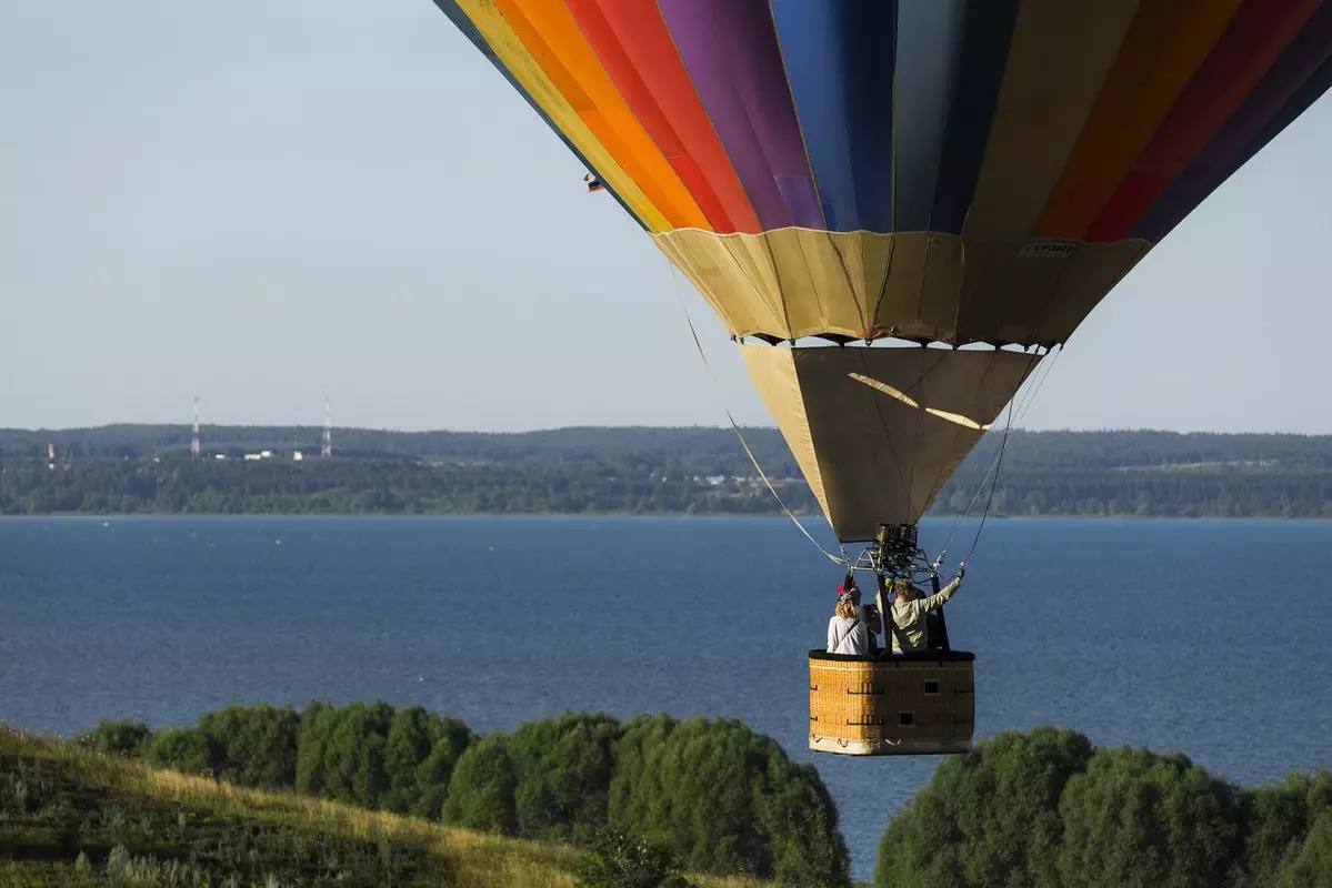 "Memberi tanah yang kamu terbang." Bagaimanakah Festival Belon di Pereslavl-Zalessky