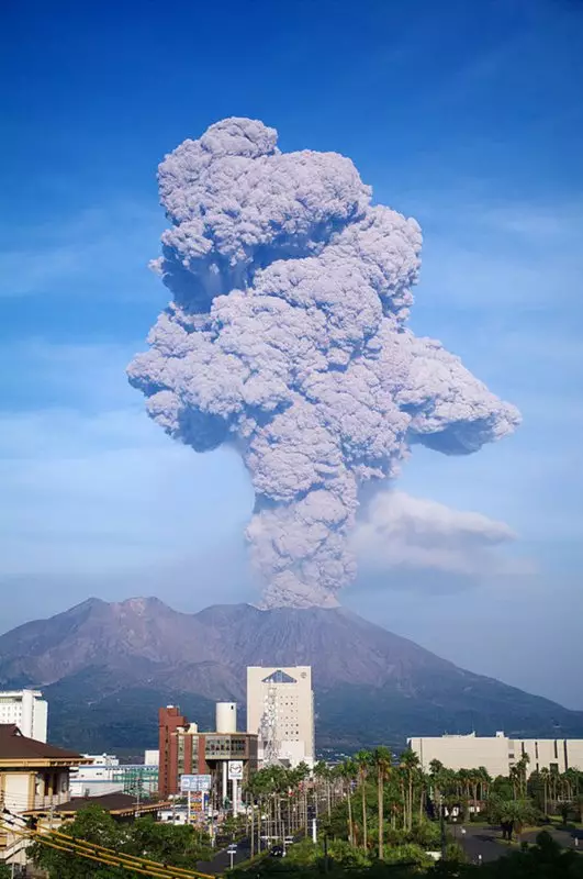 Volcano sakuradzima e tšosa ho senya motse oohle