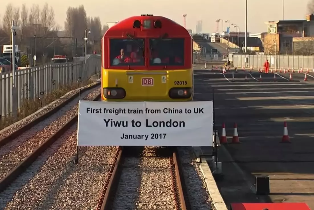 Treni i parë nga Kina mbërriti në Mbretërinë e Bashkuar