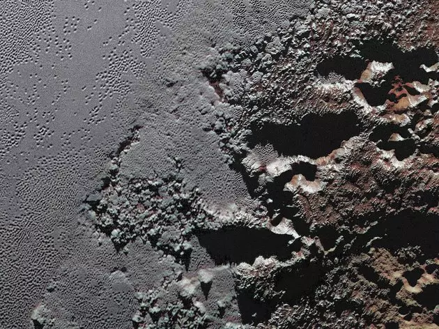 Pluto Rocks yn hege resolúsje en kleur 1448_4