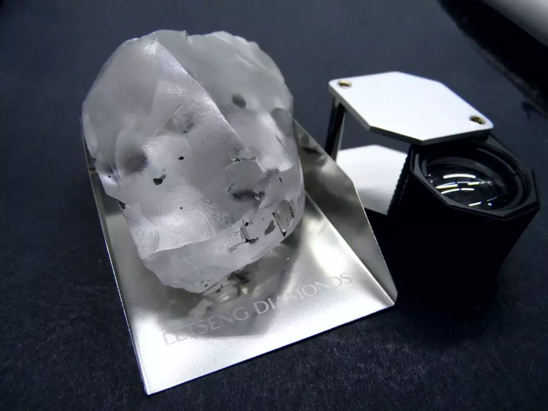 In Africa, one largest diamonds of the world found