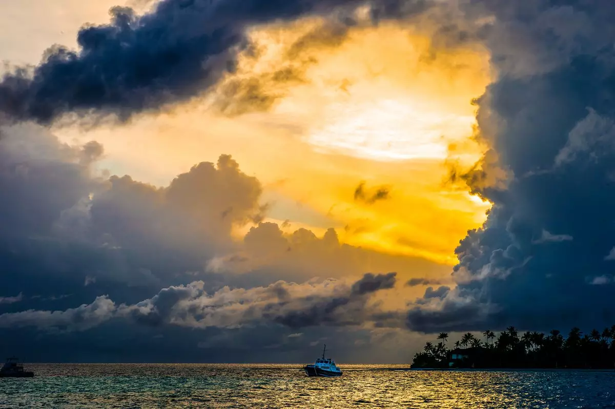 Thunder i le Parataiso: O Maldives faailoaina le peleni