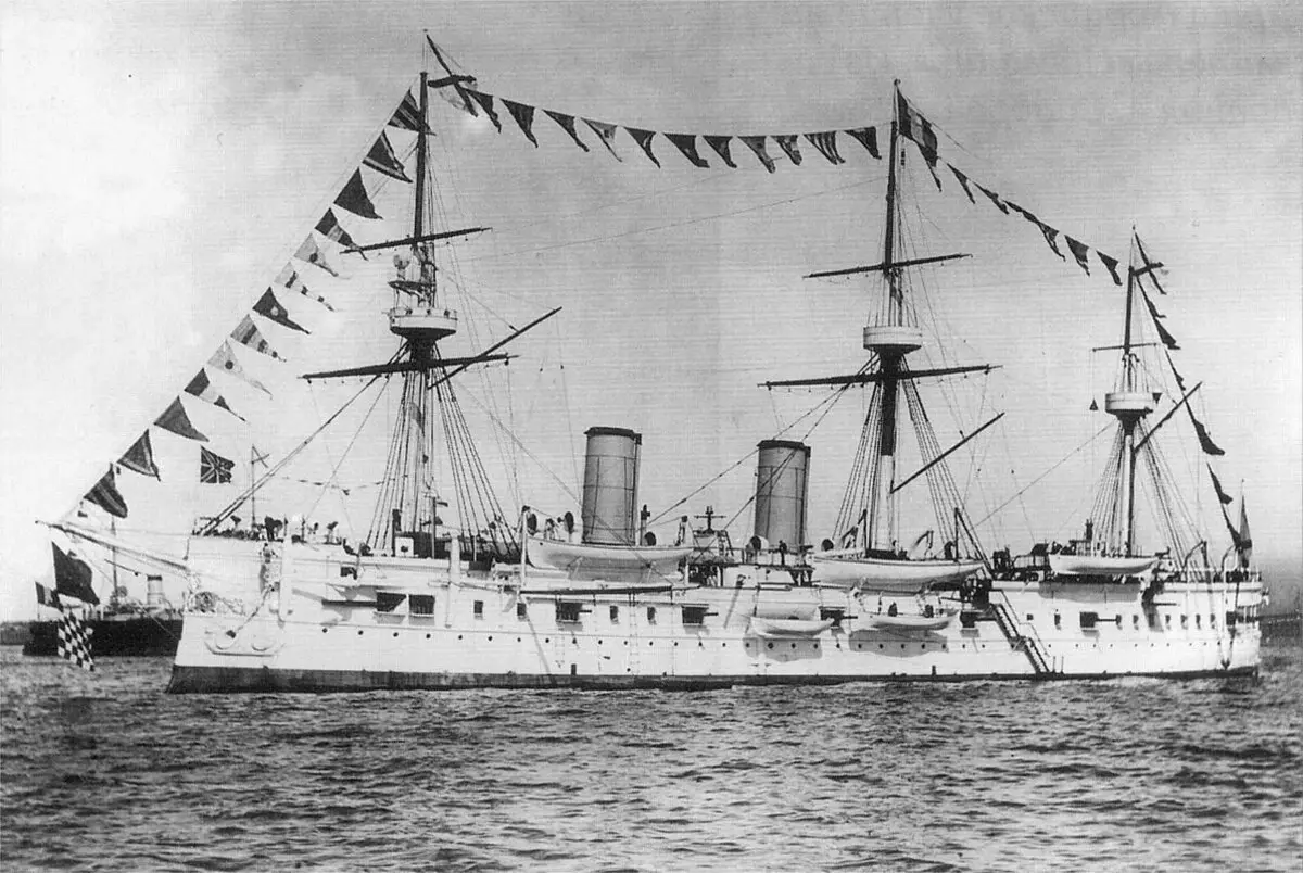 Pansi pa Nyanja Japanese anapeza Russian cruiser