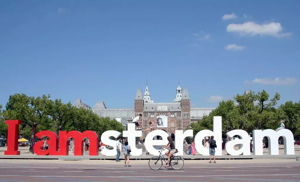 Amsterdam ingin merampas pemandangan terkenal