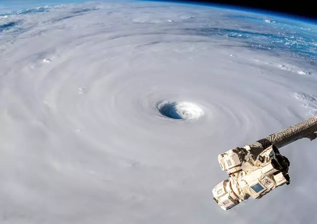台風TRAMI、ISS-56.jpg