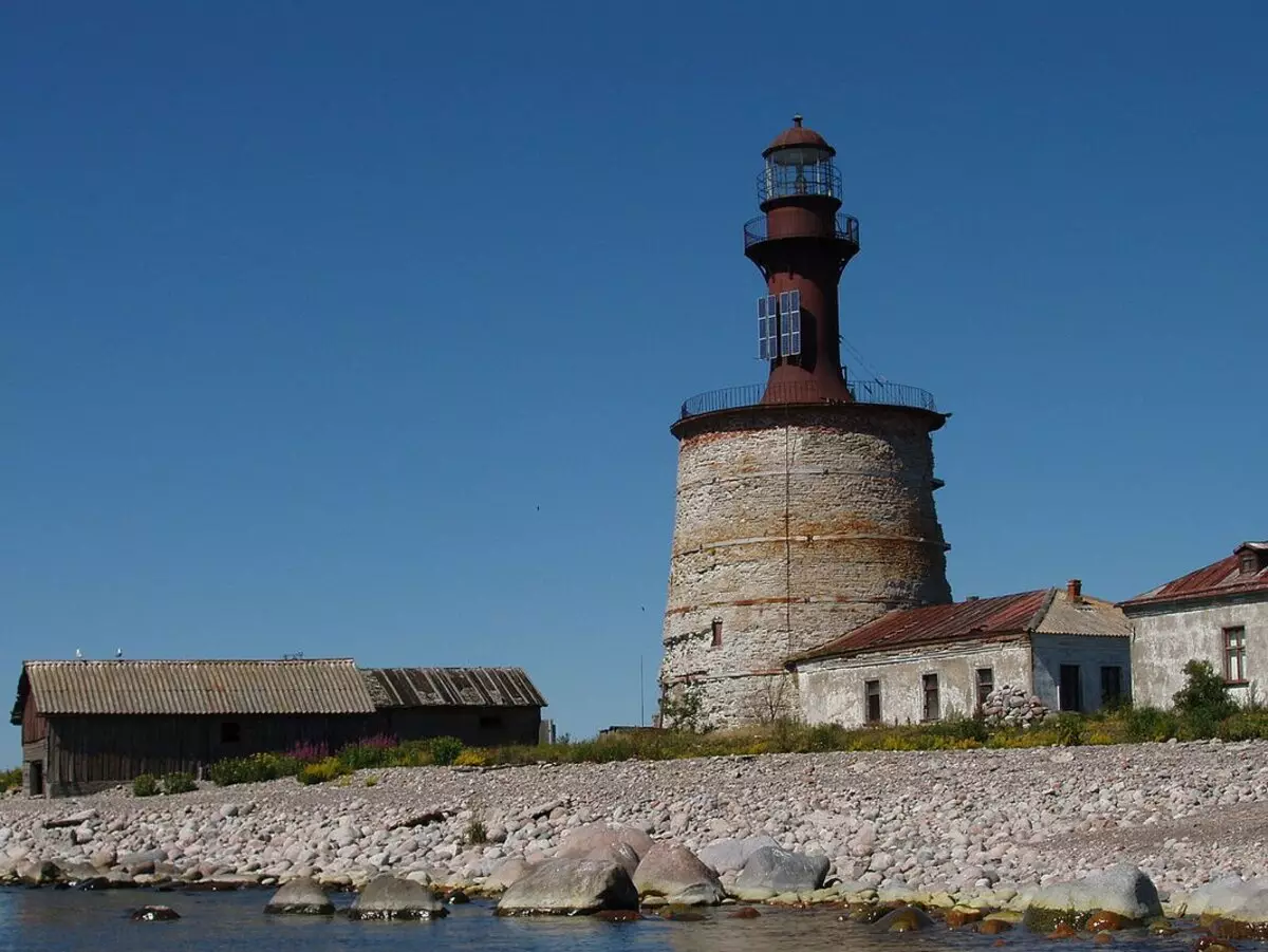 En Estonio, restarigita de Peter i Lighthouse