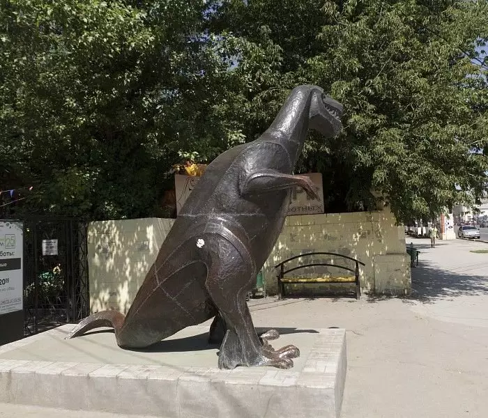 Monument pentru mamă. Istoria dinozaurului cultului Tula