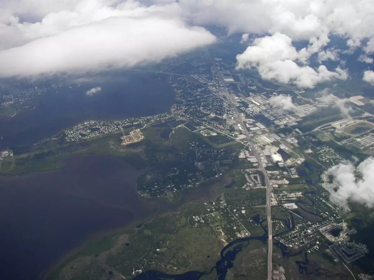 Aerial_view_of_oldsmar, _florida.jpg
