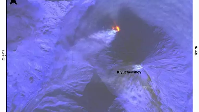 Klyuchevsky မီးတောင်တွင်ကျောက်တုံးများပြိုကွဲခြင်းရှိခဲ့သည်