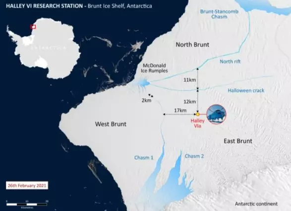 Maint Iceberg o Sanct Petersburg o'r Rhewlif Seisvy Antarctica