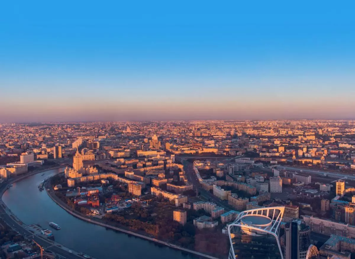 Op de hoogste observatieplaats van Europa opende de "week van het boek"