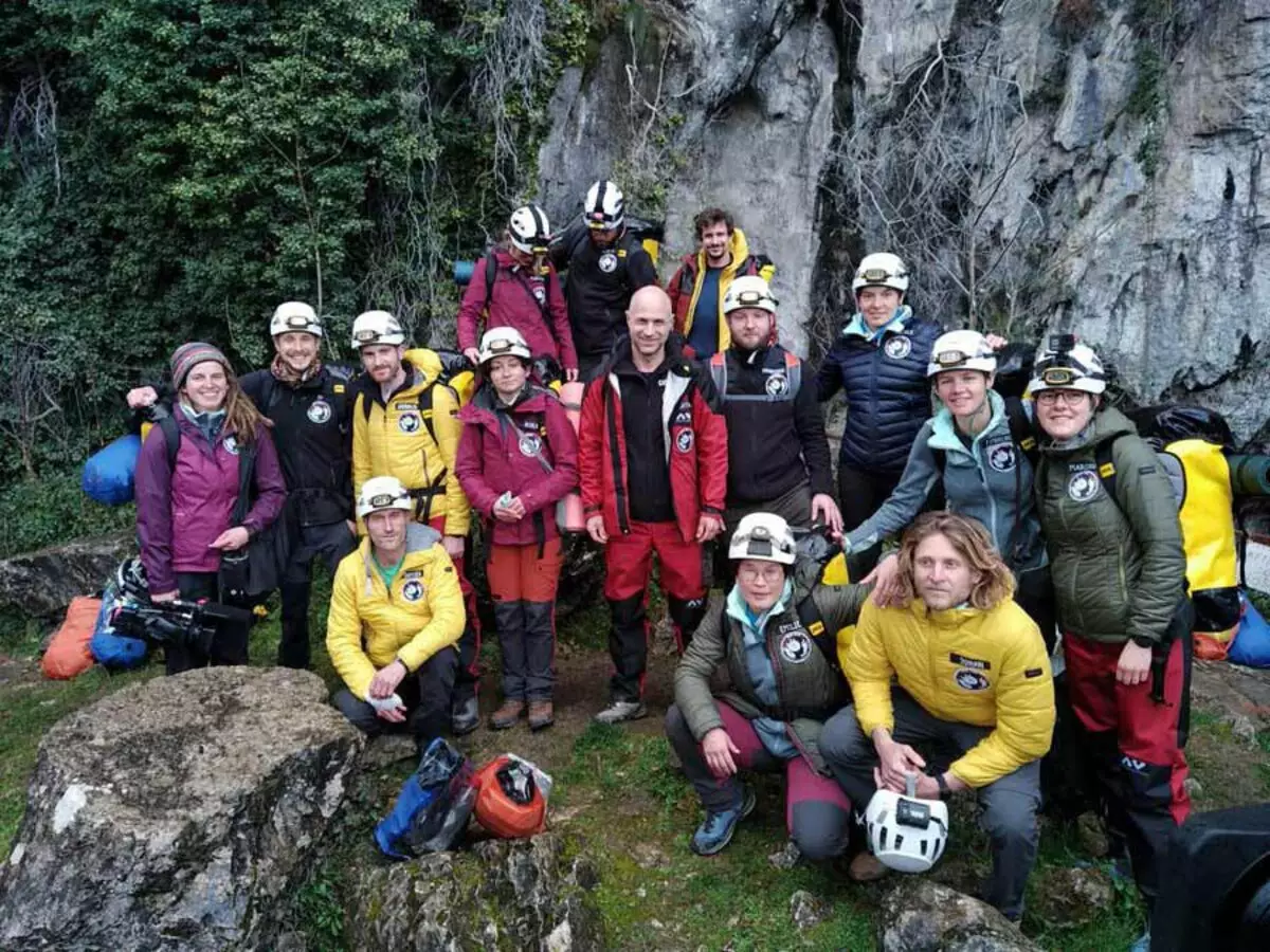 Un grupo de voluntarios pasará 40 días en una cueva en pleno aislamiento.