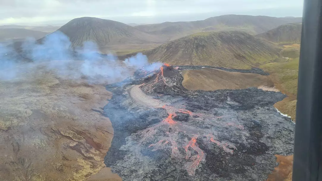 در ایسلند، آتشفشان بیدار شد، که 6000 سال خوابید: عکس و ویدئو