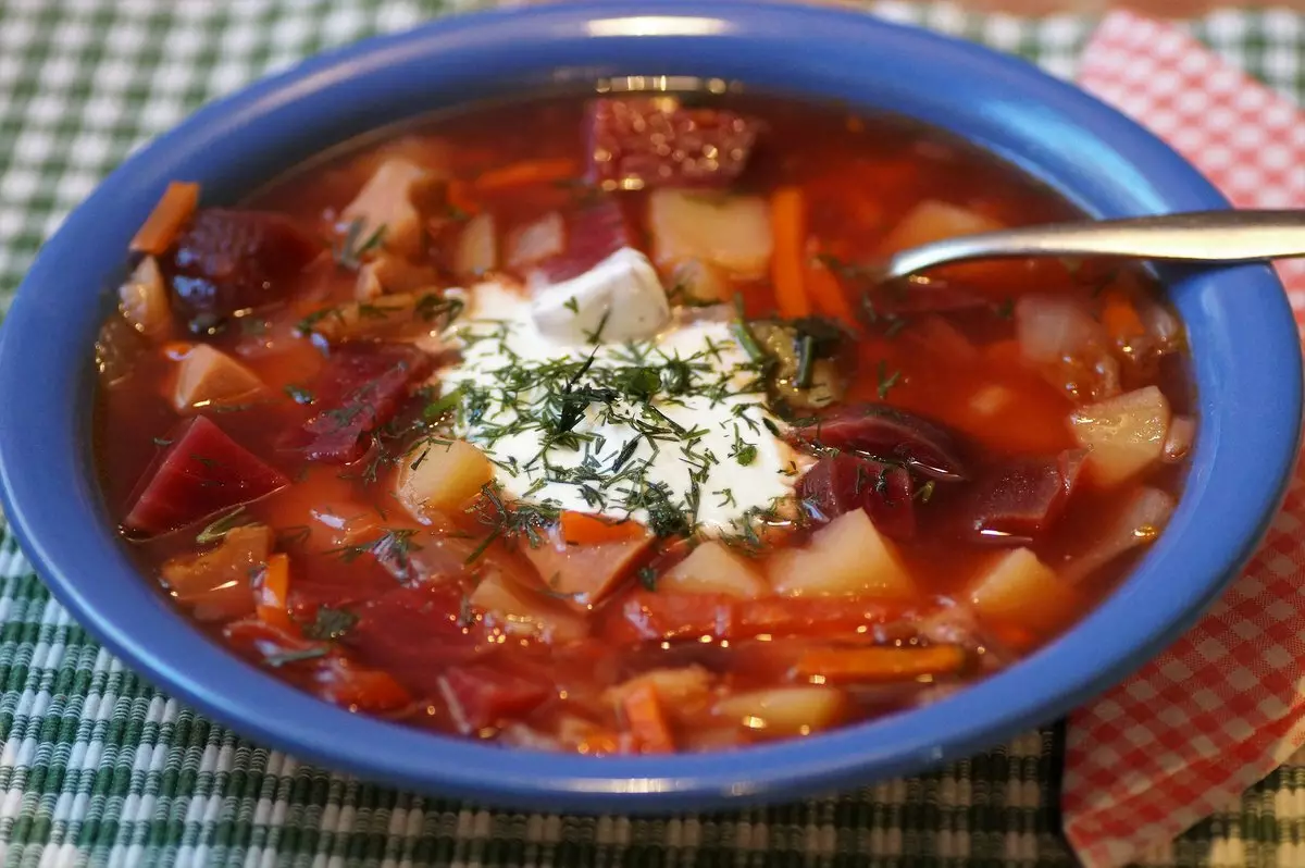 Украина пешниҳод кард, ки дар рӯйхати мероси фарҳангии ЮНЕСКО Borsch пешниҳод кунад