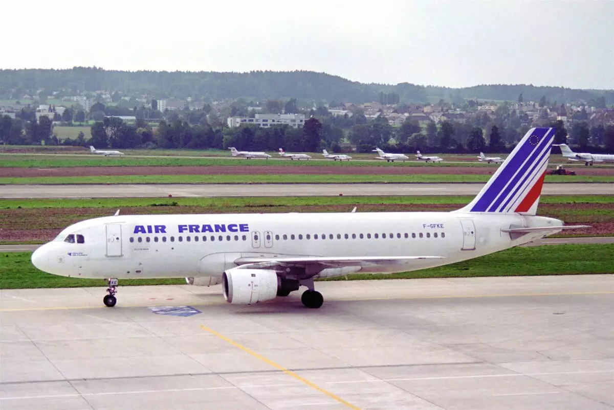 In France banned short internal flights