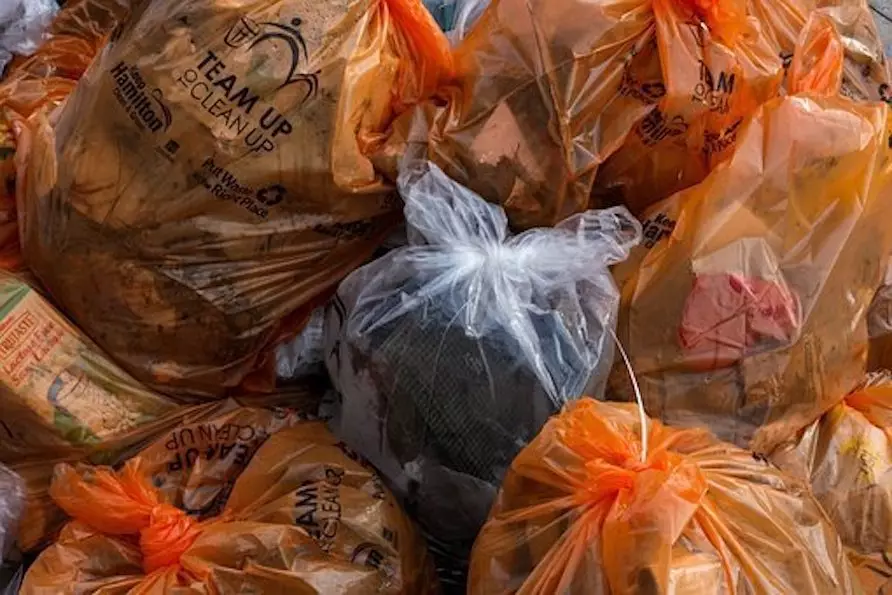 В Украйна, забранени пластмасови торбички