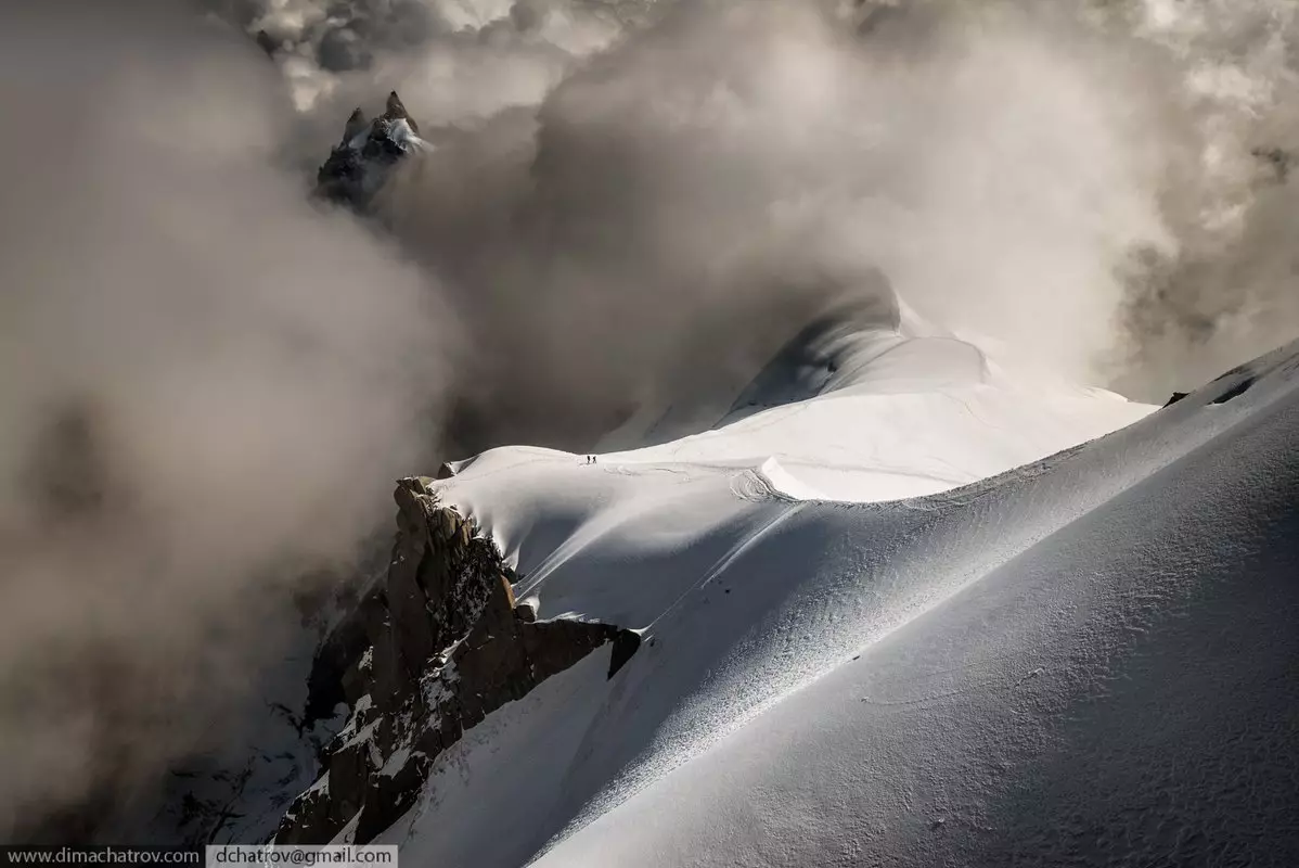 Mont Blanc дээр замын түгжрэлтэй юу хийх вэ?