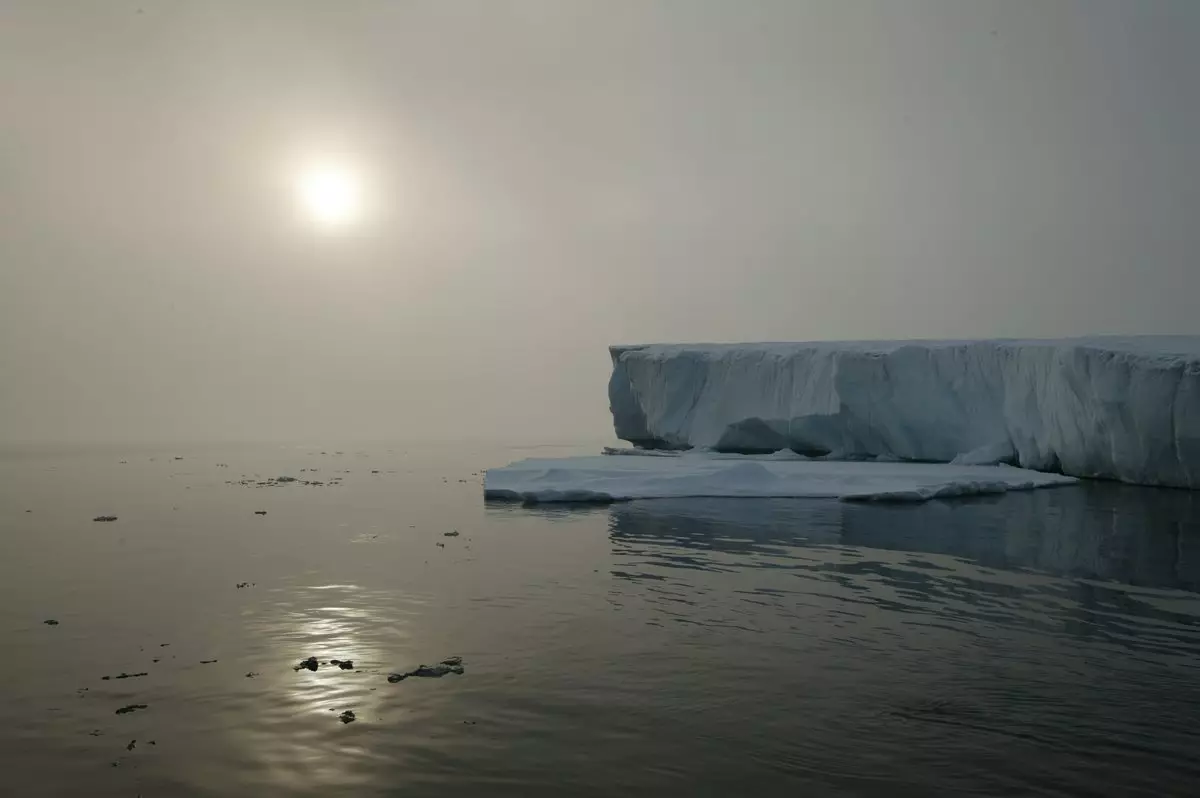 Awọn eti okun ti Kara Òkun da ohun aimọ German submarine