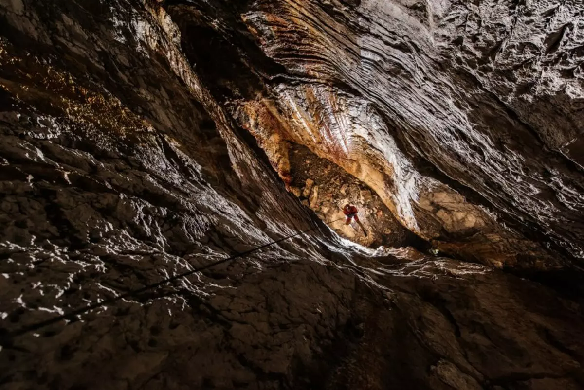 Podzemno Everest: Kaj skriva jamo temno zvezda