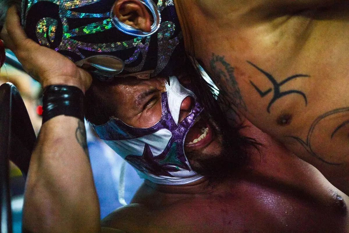 Abangomaqhawe e iimaski wenze okusesikweni: ingxelo Photo malunga Mexican Wrestling