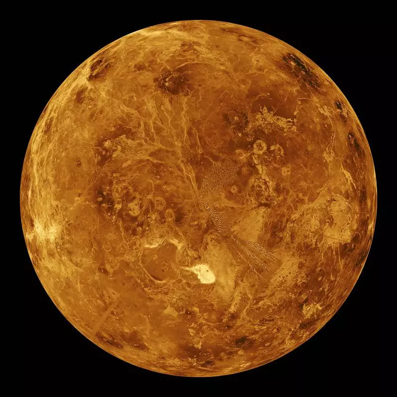 Nîşaneyên çalakiya tektonîk li ser Venus tê dîtin