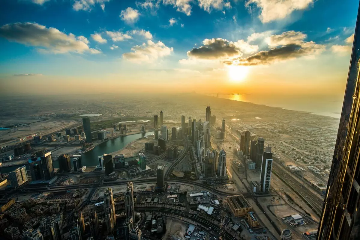 Over Dubai - on the reactive book