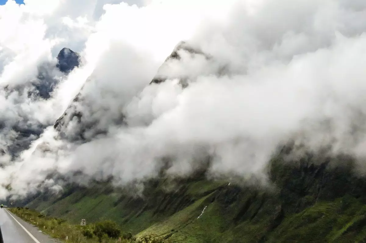 Death Road: Extreme North Yungas Road ในโบลิเวีย