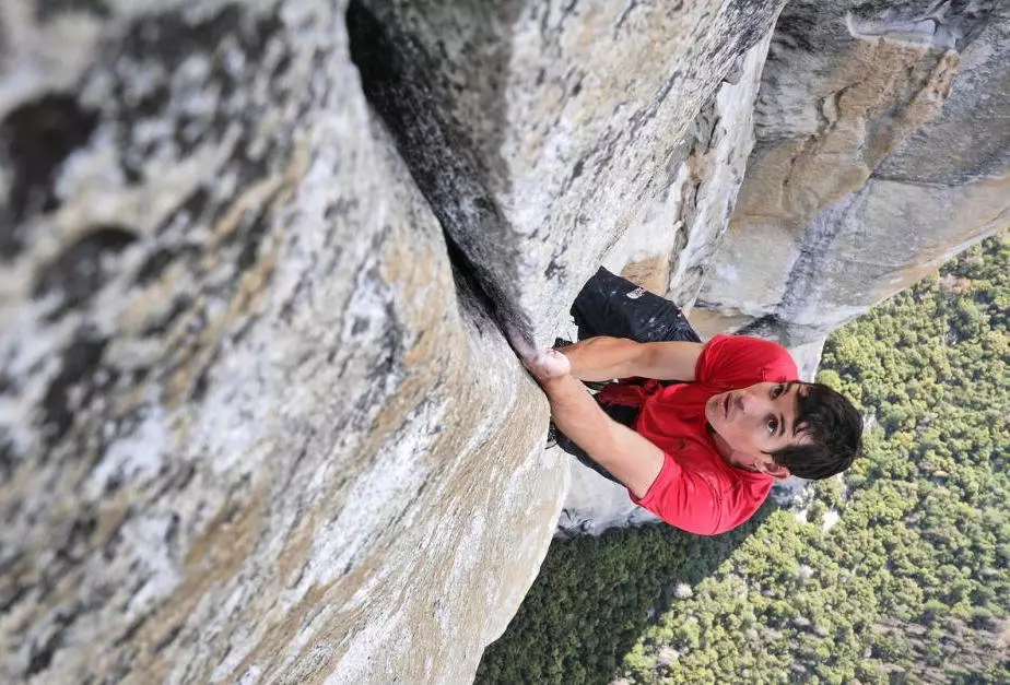 900 meter uten forsikring: Premiere "Free Solo" i Russland