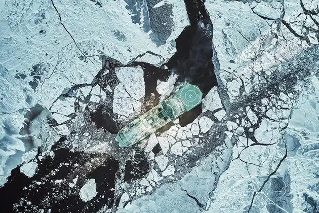 Icebreaker Andrei Vilkitski. Photo: Gazprom-neft.ru.