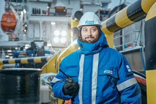 Is besättning medlem Andrey Vilkitsky. Foto: Gazpromneft.