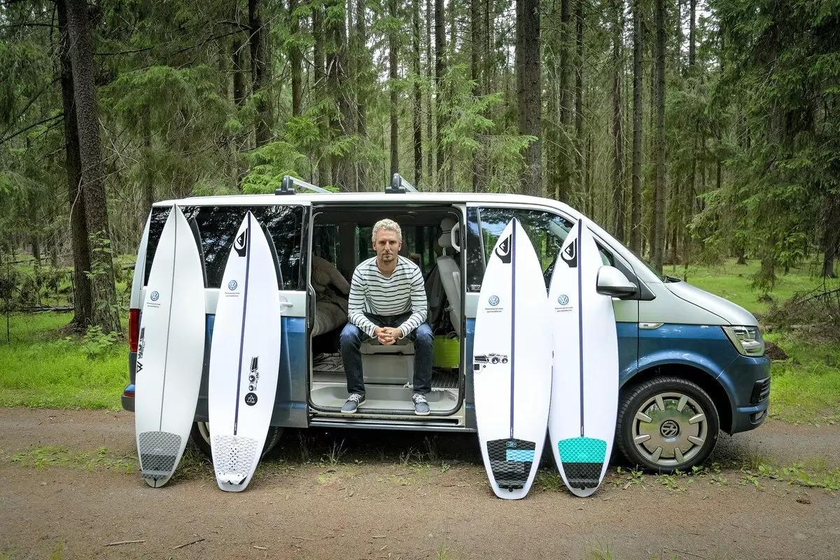 "Em São Petersburgo, colocamos seis minivans seguidos, e todos são imediatamente compreensíveis - surfistas vieram." Expansão de Sergey - sobre como surfar torna-se estilo de vida
