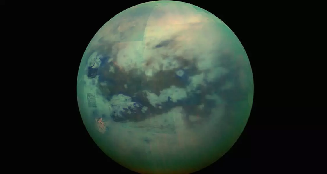 What is the difference between the Rivers of the Earth, Mars and Titan?